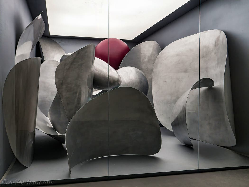 Liu Wei Microworld Devourment Biennale Art Venise 2019