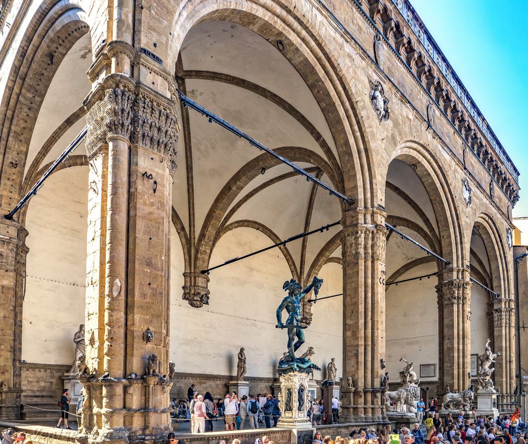 La Loggia della Piazza della Signoria à Florence en Italie