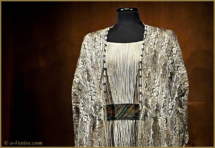 Mariano Fortuny Robe Delphos Venise | e-Venise.com