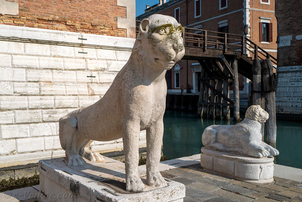 The Lion of Piraeus and the Greek lions of Venice Arsenal