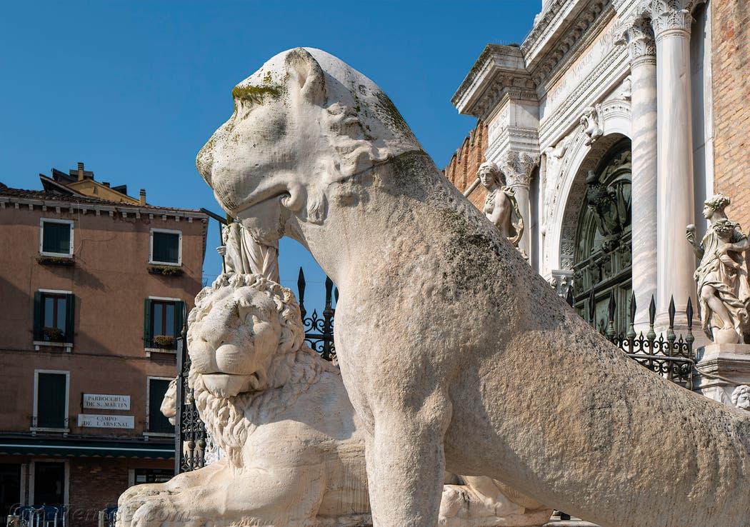 The Lion of Piraeus and the Greek lions of Venice Arsenal