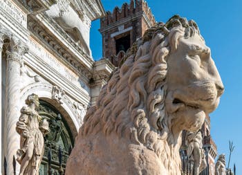 The Lion of Piraeus and the Greek lions of Venice Arsenal
