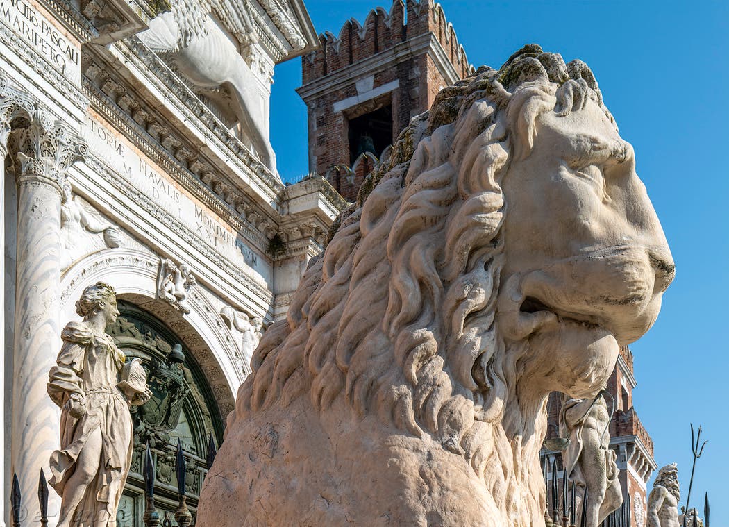 The Lion of Piraeus and the Greek lions of Venice Arsenal