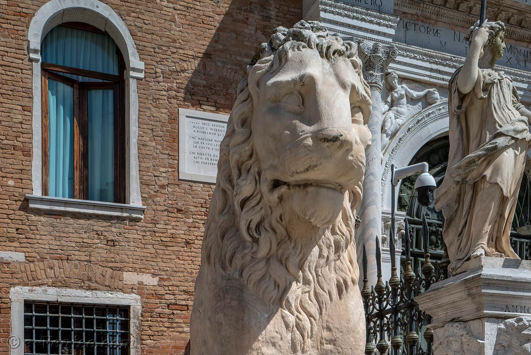 The Lion of Piraeus and the Greek lions of Venice Arsenal