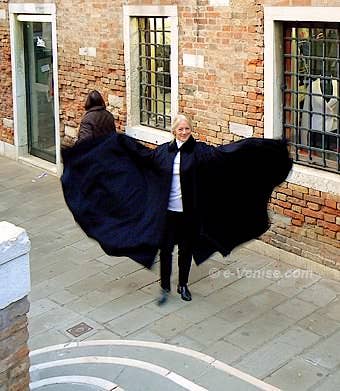 Tabarro tabaro, la cape vénitienne à Venise